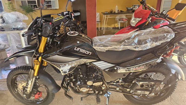 MOTO UNISON CROSS TG en Arroyo Naranjo, La Habana, Cuba - Revolico