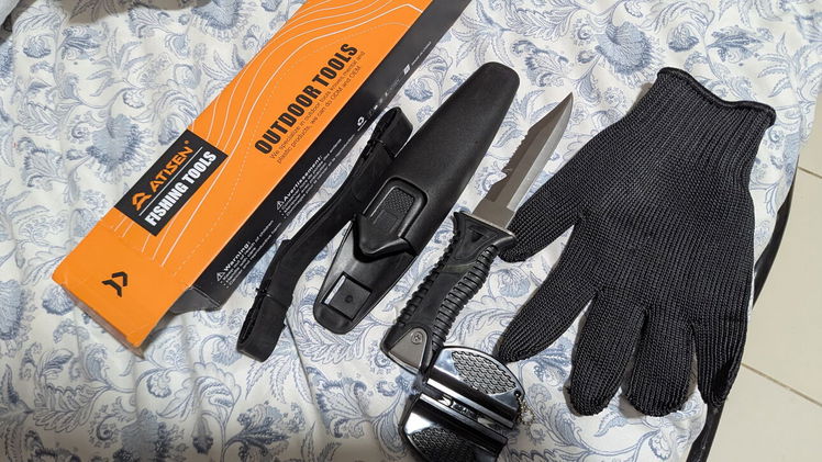 Cuchillo de pesca submarina,Linterna acutica y de en Diez de Octubre ...