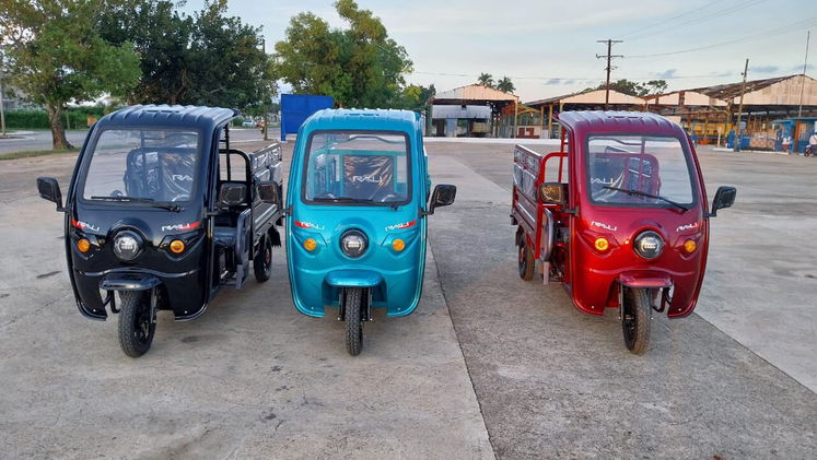 Triciclos Ralis con cabina y aciento plegable o en San Juan y Martínez ...